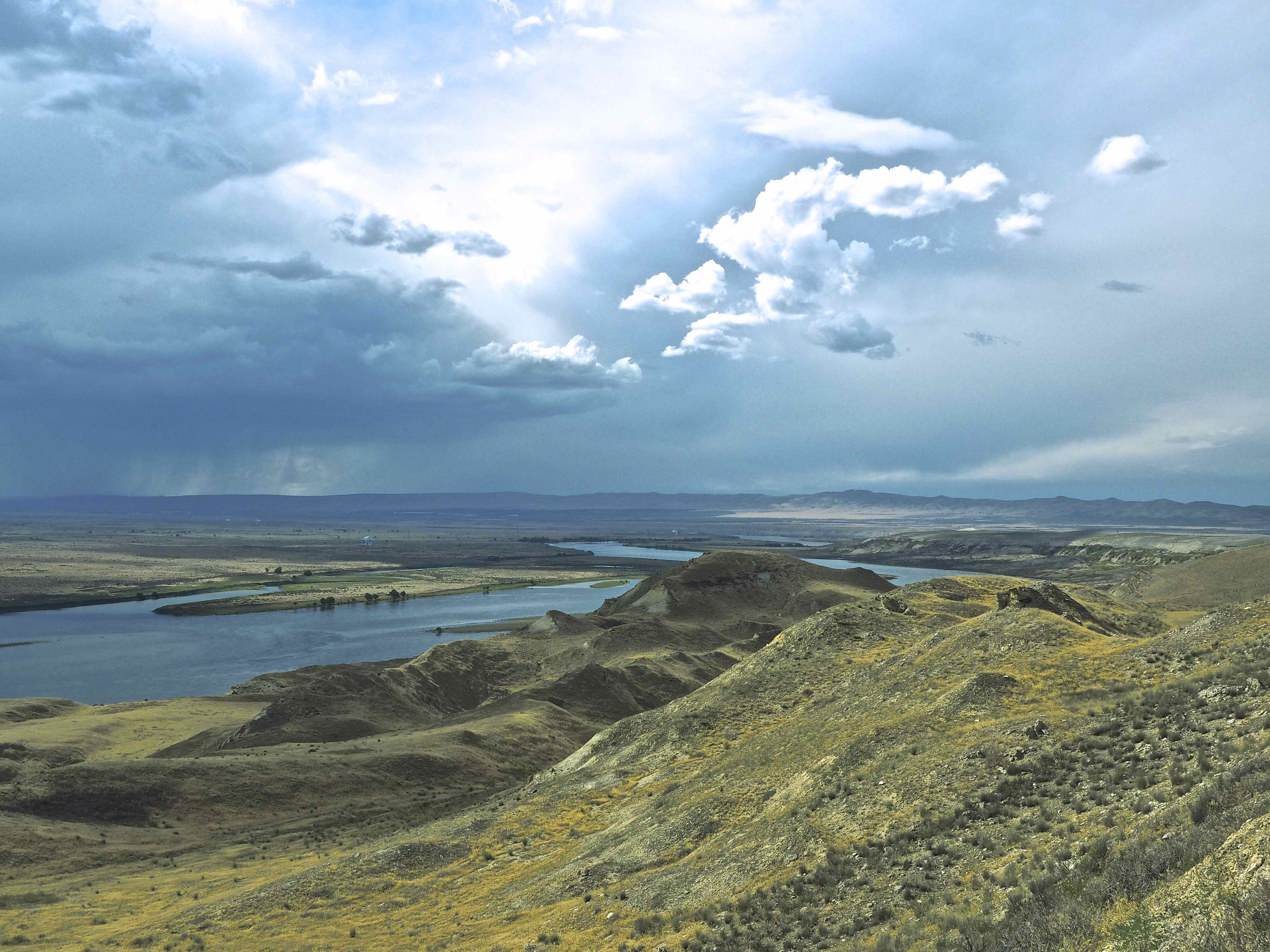 Day Hike - White Bluffs, Hanford Reach & South Slope — The Mountaineers