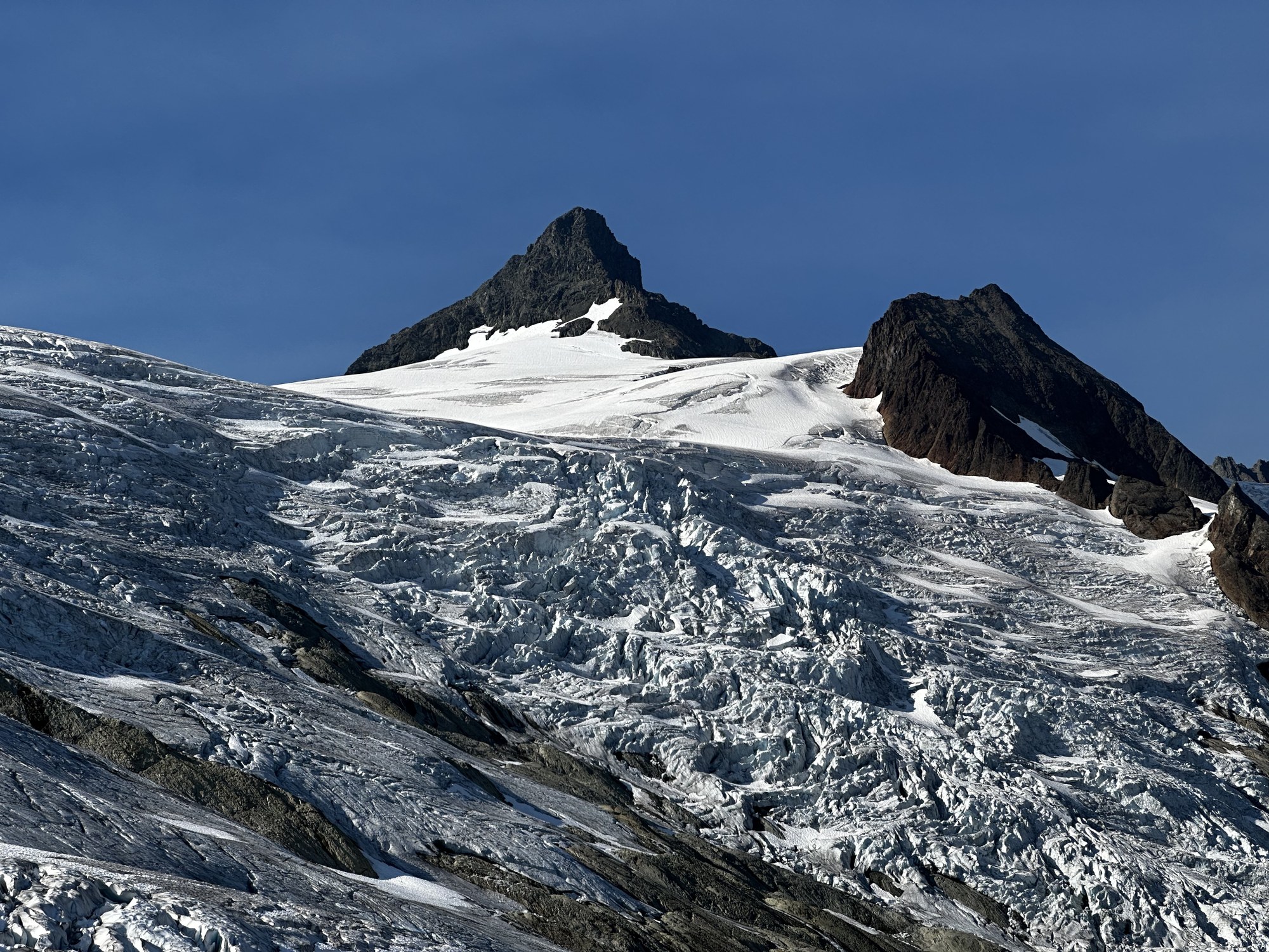 Basic Glacier Climb - Mount Shuksan/Sulphide Glacier — The Mountaineers