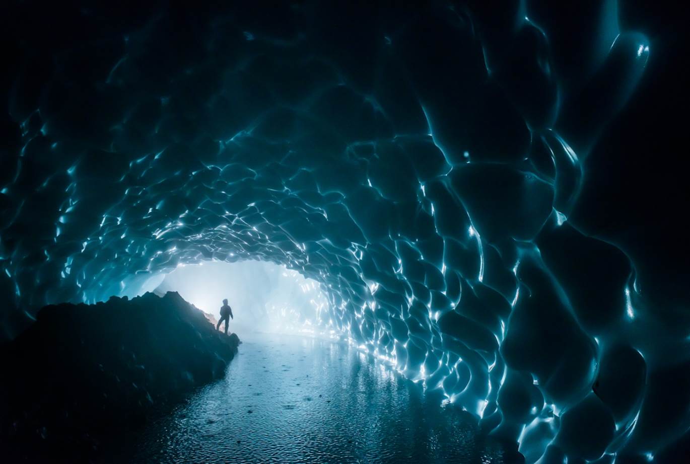 Ice Caves of Mt. Rainier: An Expedition Beneath the Summit Caldera ...